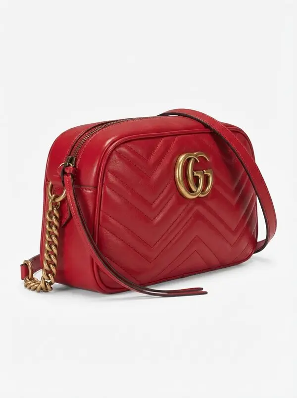Gucci Small Matelassé Shoulder Bag With Gg Logo - Red