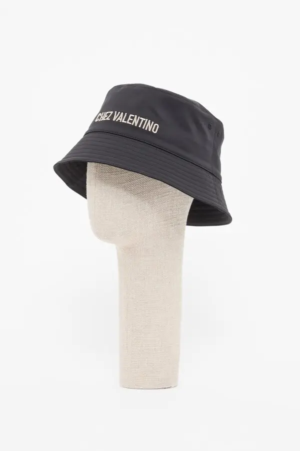 Valentino Garavani Logo Embroidered Bucket Hat - Black
