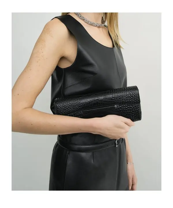 TOTEME Soft Embossed T-clutch Bag - Black