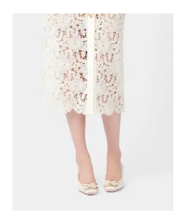 ROGER VIVIER Trompette Pumps In Leather - Cream