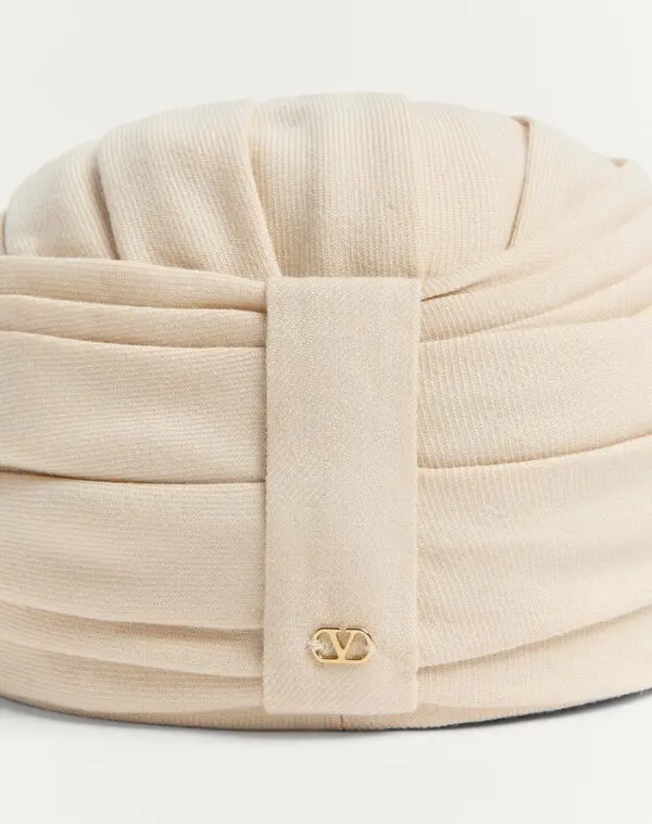 Valentino Garavani Draped Logo Plaque Turban - Latte/oro