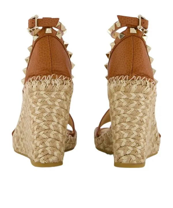 Valentino Garavani Rockstud Open Toe Wedge Sandals - Camel