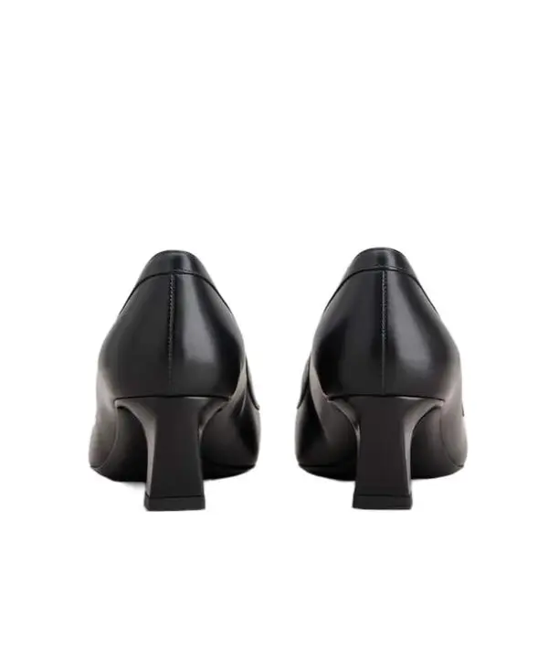 ROGER VIVIER Trompette Pumps In Leather With Metal Buckle Detail - Black