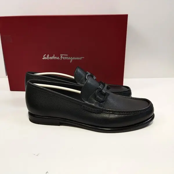 FERRAGAMO Gancini Detail Slip-on Loafers - Black
