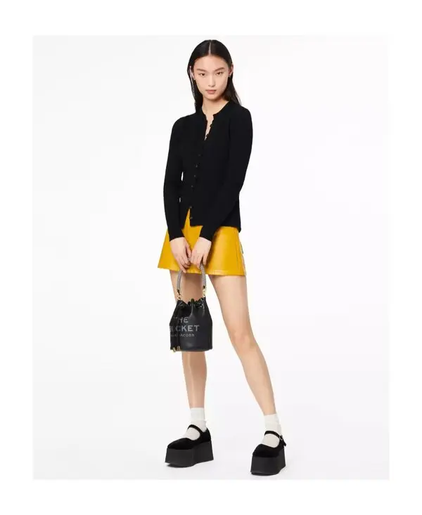 Marc Jacobs Logo Embossed Bucket Bag - Black