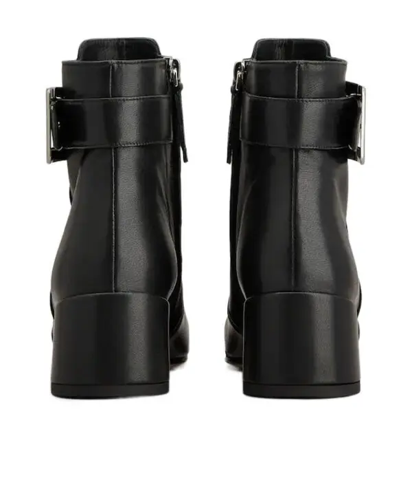 ROGER VIVIER Très Vivier Polly Buckle Ankle Boots - Black