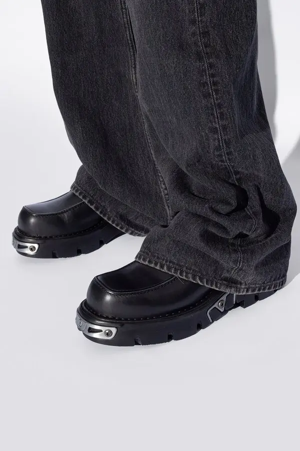 Vetements Logo Embossed Leather Loafers