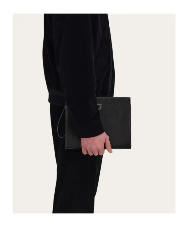 FERRAGAMO Gancini Clutch - Black