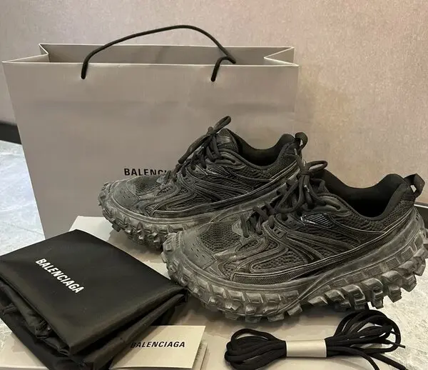 Balenciaga Defender Lace-up Sneakers - Black