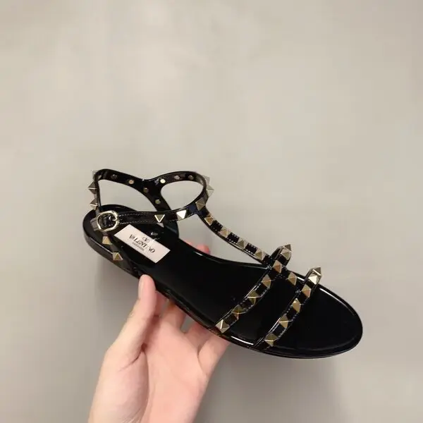 Valentino Garavani Rockstud Strappy Flat Sandals - Black