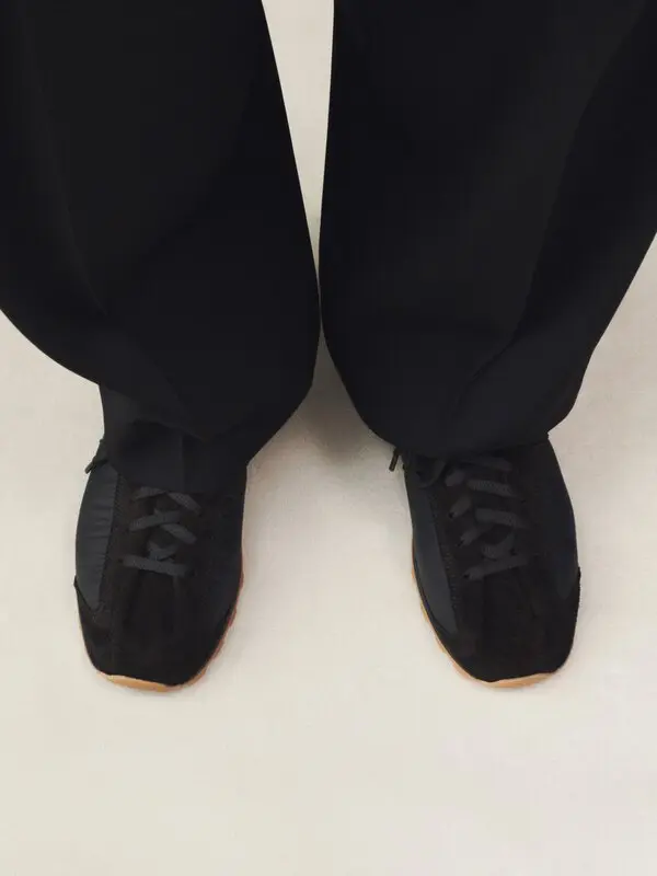 Jacquemus Pointed-toe Lace-up Sneakers - Black