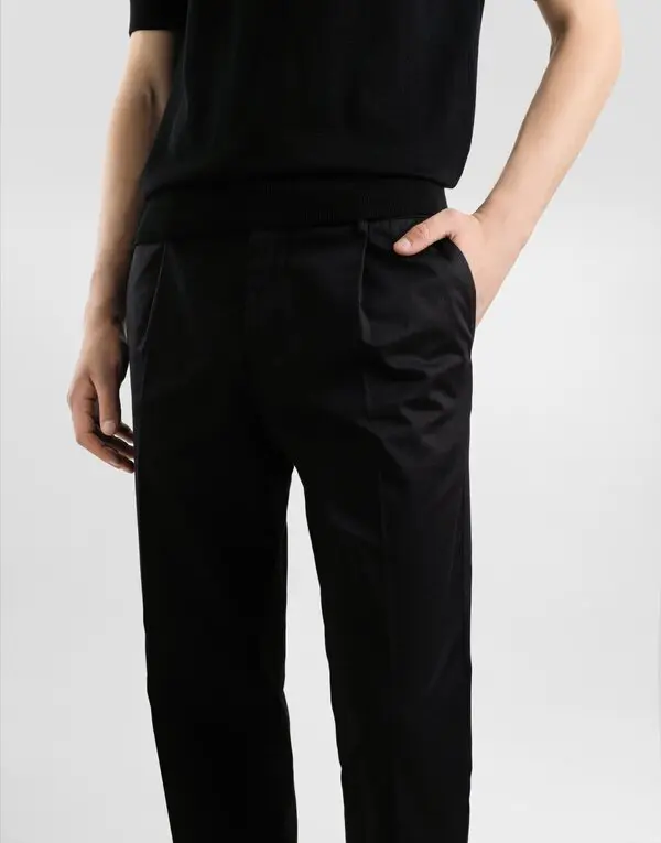 Dolce & Gabbana Logo Tag Pleated Trousers - Black
