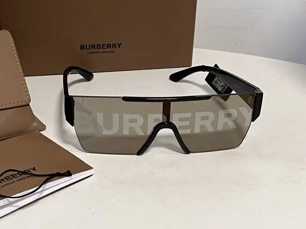 Burberry Logo Detail Tinted Shield Sunglasses - Black