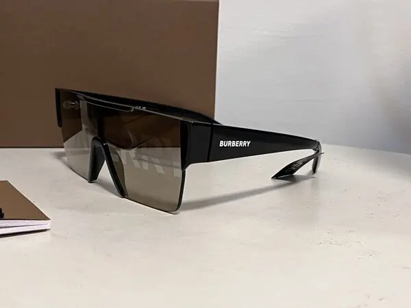 Burberry Logo Detail Tinted Shield Sunglasses - Black