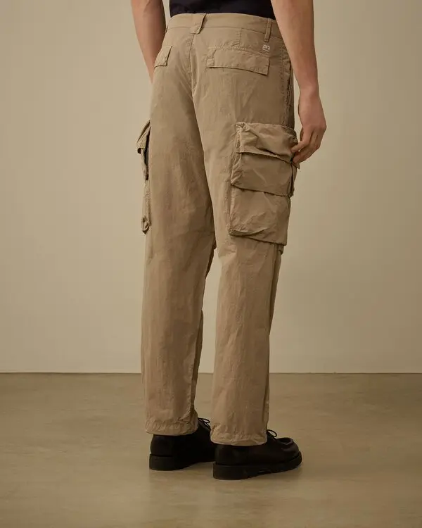 C.P. COMPANY Loose Fit Cargo Pants With Lens Detail - Brown