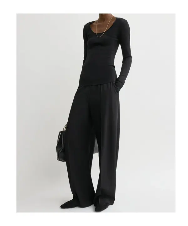 TOTEME Scoop Neck Long Sleeve Knitted Top - Black