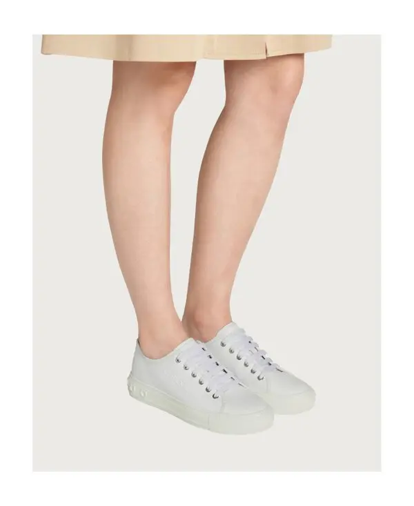 FERRAGAMO Logo Embossed Low-top Sneakers - White
