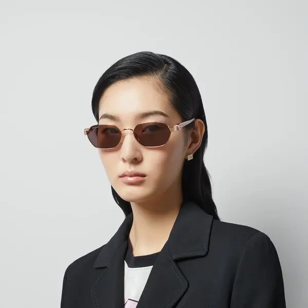 Gucci Oval Frame Sunglasses - Red