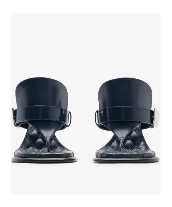 Burberry Quilted Leather Thong-strap Sandals - Black