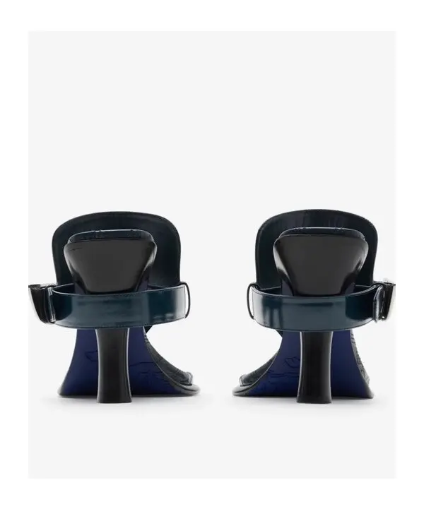Burberry Quilted Leather Thong-strap Sandals - Black