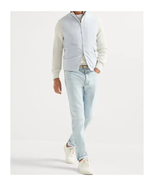 Brunello Cucinelli Mid-rise Jeans With Logo Patch - Light Denim