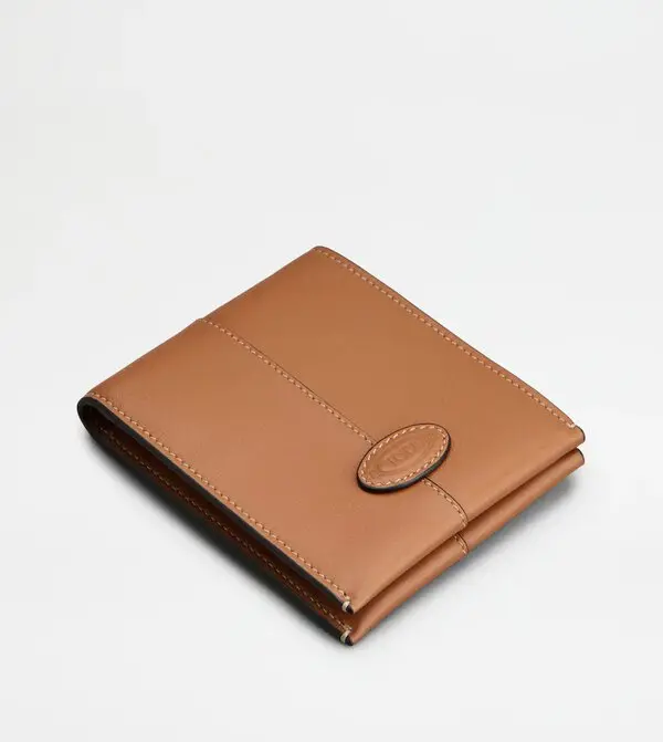 TOD'S Bi-fold Leather Wallet - Brown