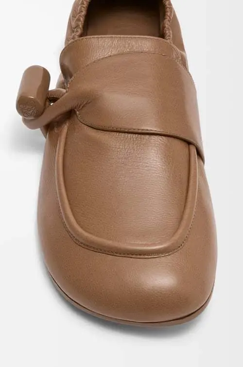 Loewe Toggle Slip-on Loafers - Oak