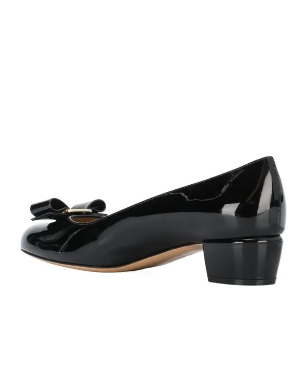 FERRAGAMO Vara Bow Detailed Pumps - Black