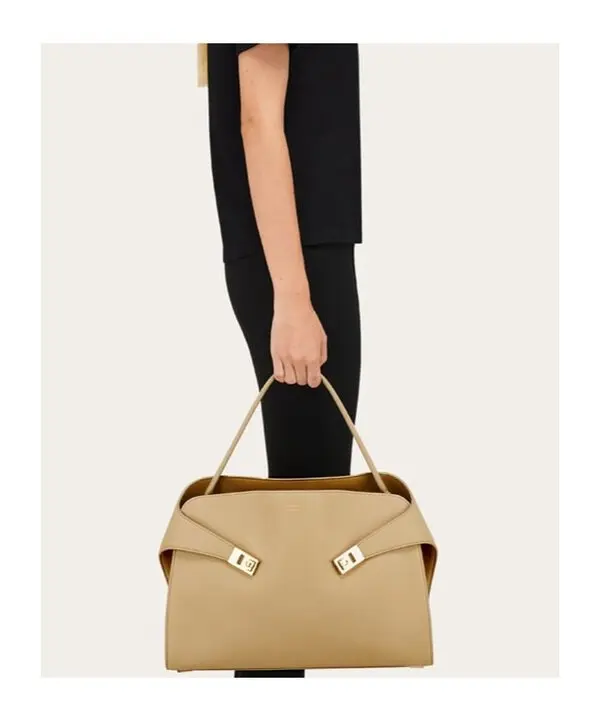 FERRAGAMO Hug Soft Handbag - Stone
