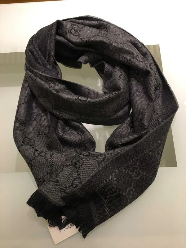 Gucci Gg Jacquard Pattern Knitted Scarf - Black
