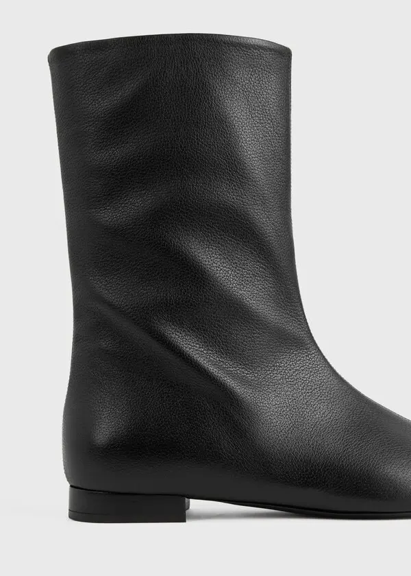 TOTEME Pointed Toe Ankle Boots With Side Zip - Black