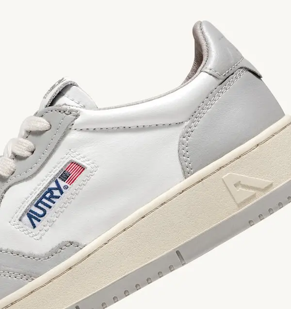 AUTRY Logo Patch Low-top Sneakers - Gray