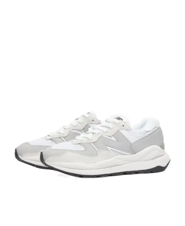 NEW BALANCE Logo Low Top Sneakers - White