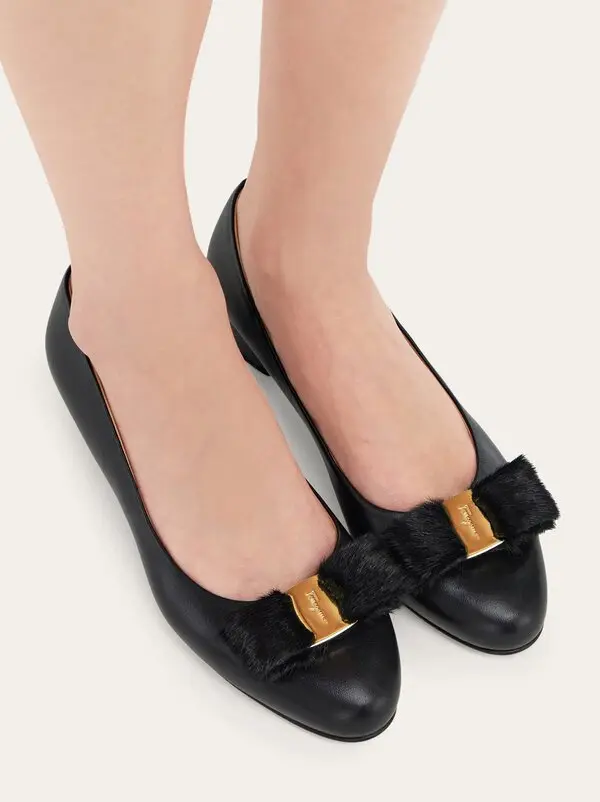 FERRAGAMO Vara Chunky Low-heeled Pumps With Bow Detailing - Black