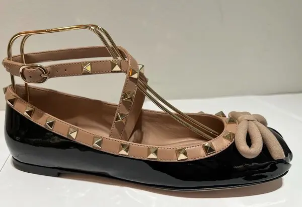 Valentino Garavani Rockstud Round Toe Ballerina Flats