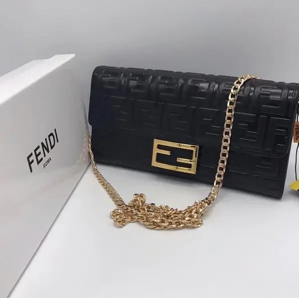 Fendi Ff Motif Baguette Continental Chain-linked Wallet - Black