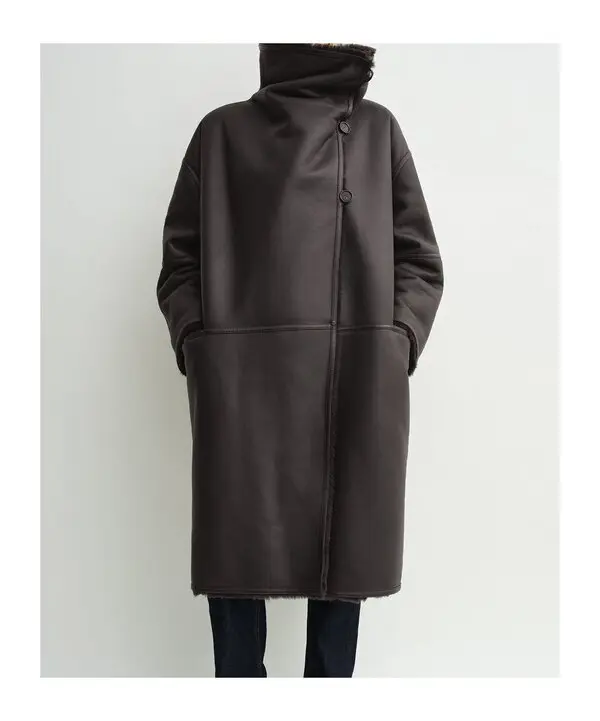 TOTEME Paneled Shearling Coat - Dark Brown