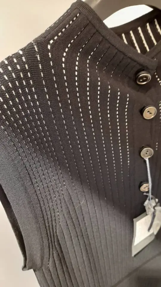 Max Mara Sleeveless Button Detailed Vest