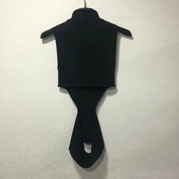 We11Done Ribbed-knit Cut-out Top