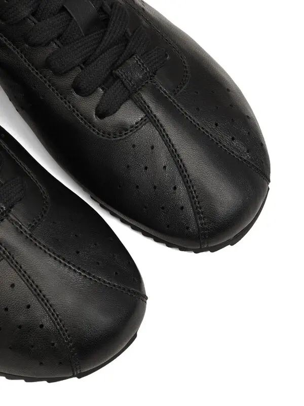 AMI Paris Low-top Sneakers With Round Toe And Lace-up Closure - Black