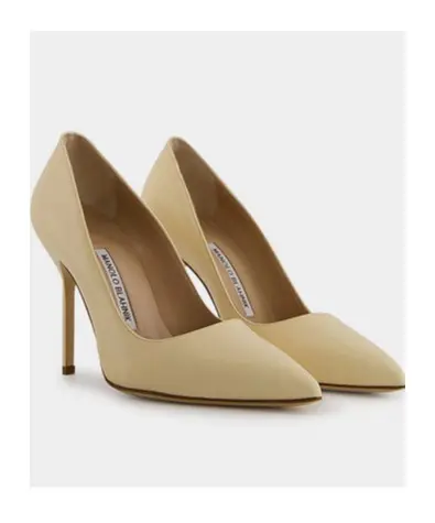 Manolo Blahnik Bb Pointed Toe Pumps - Nude