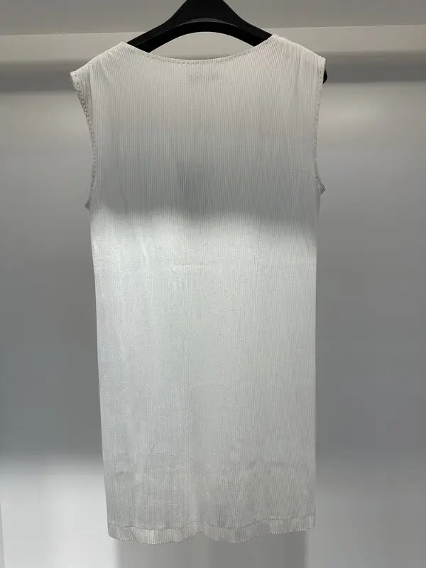 Max Mara Sleeveless V-neck Vest - Gray