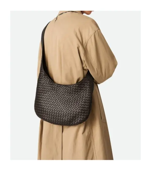 Bottega Veneta Intrecciato Zipped Shoulder Bag - Black