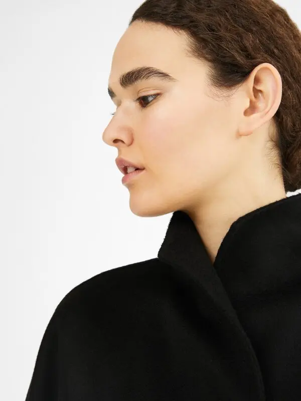 Max Mara Lilia Coat In Pure Cashmere With Mink Trim