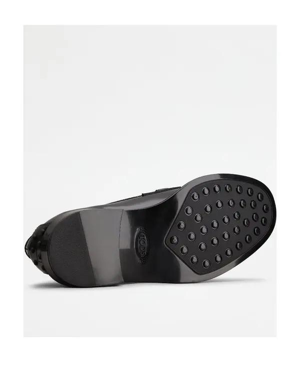 TOD'S Round Toe Loafers With T-shaped Metal Detail