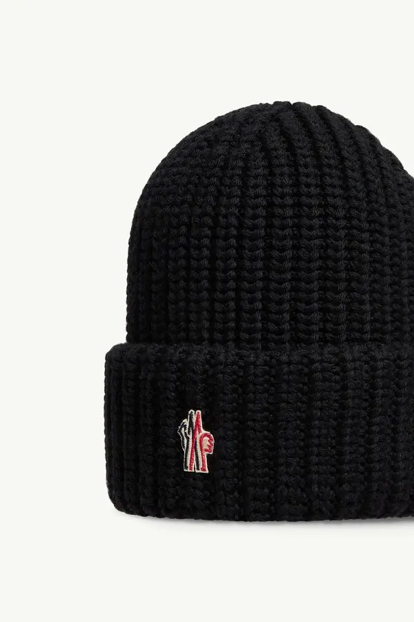 Moncler Logo Embroidered Ribbed Beanie - Black