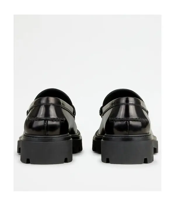 TOD'S Timeless Logo Plaque Loafers