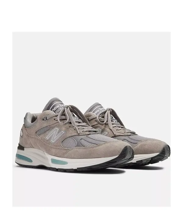 NEW BALANCE 991v2 Sneakers - Gray