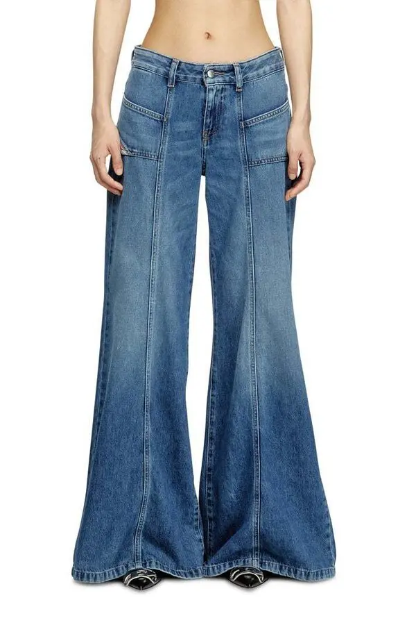 DIESEL® D-akii Flared Jeans - Medium Blue