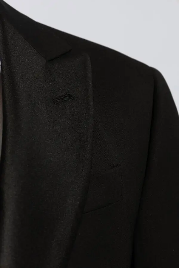 Giorgio Armani Single-breasted Tailored Suit - Black